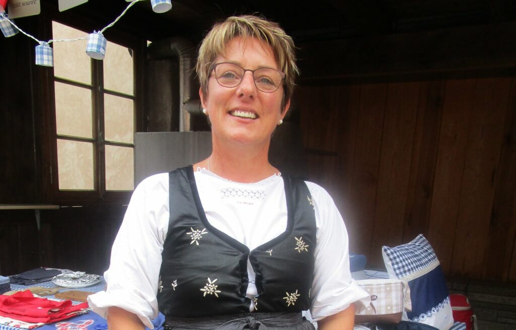 Hunspach : Simone Sommer transmet les traditions – Maxi Flash ...