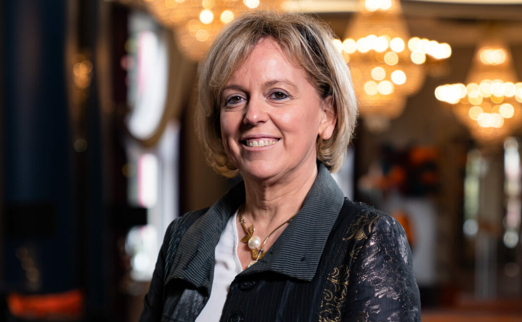 Sylvie Zimmermann - La vie d’un palace – Maxi Flash - Haguenau ...